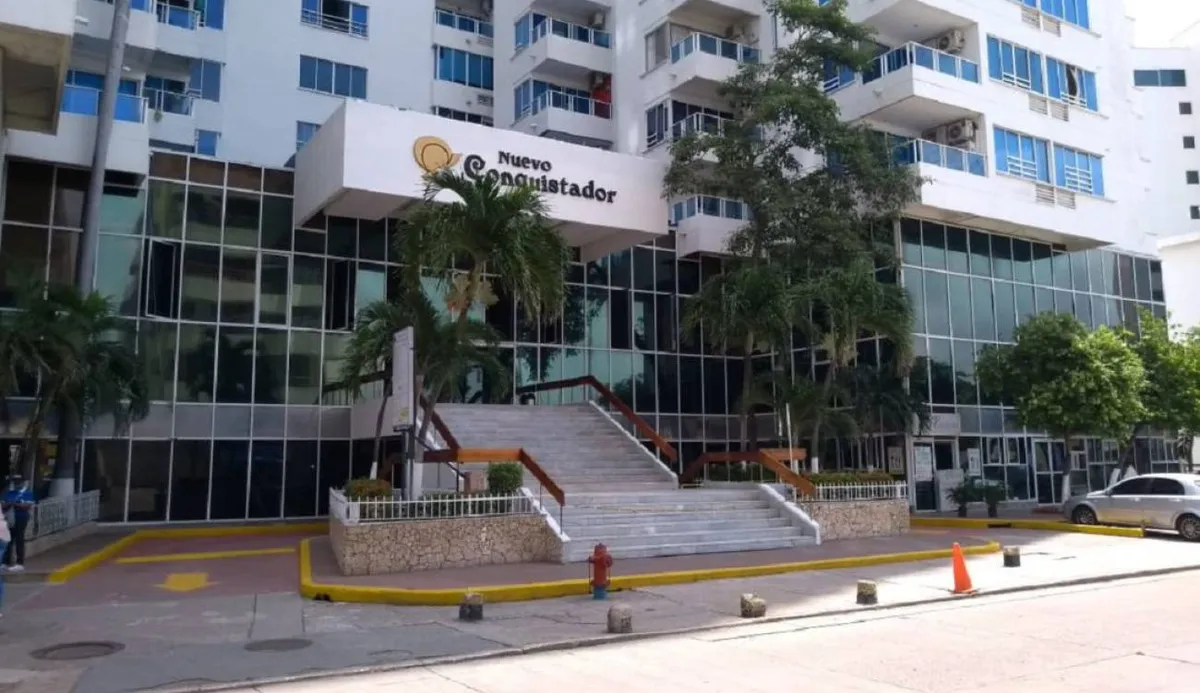 El Conquistador de Cartagena, un edificio que es ingobernable. - Konuco